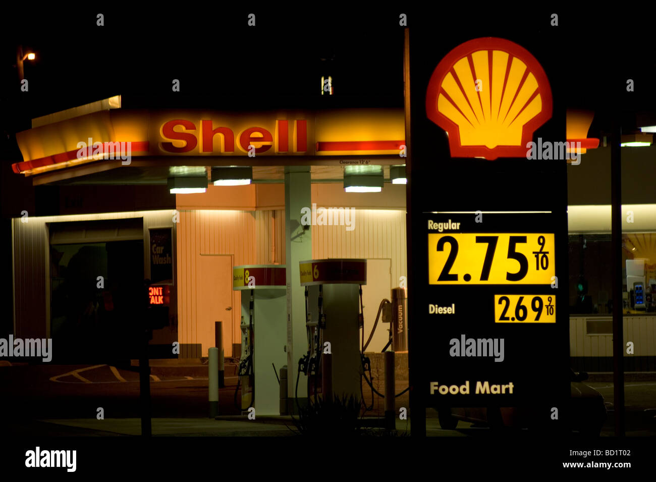 Einzelhandel tankstelle -Fotos und -Bildmaterial in hoher Auflösung – Alamy