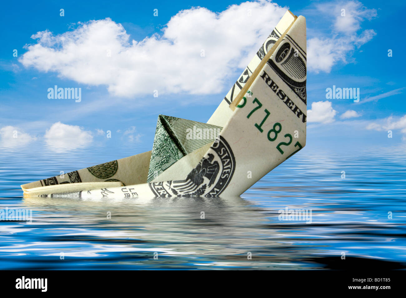 Geld in wasser -Fotos und -Bildmaterial in hoher Auflösung – Alamy