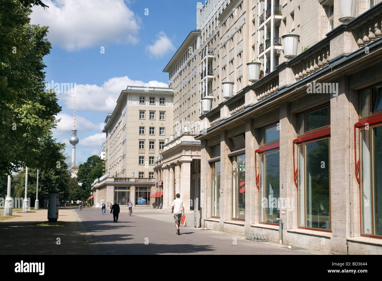 Karl marx allee berlin -Fotos und -Bildmaterial in hoher Auflösung – Alamy