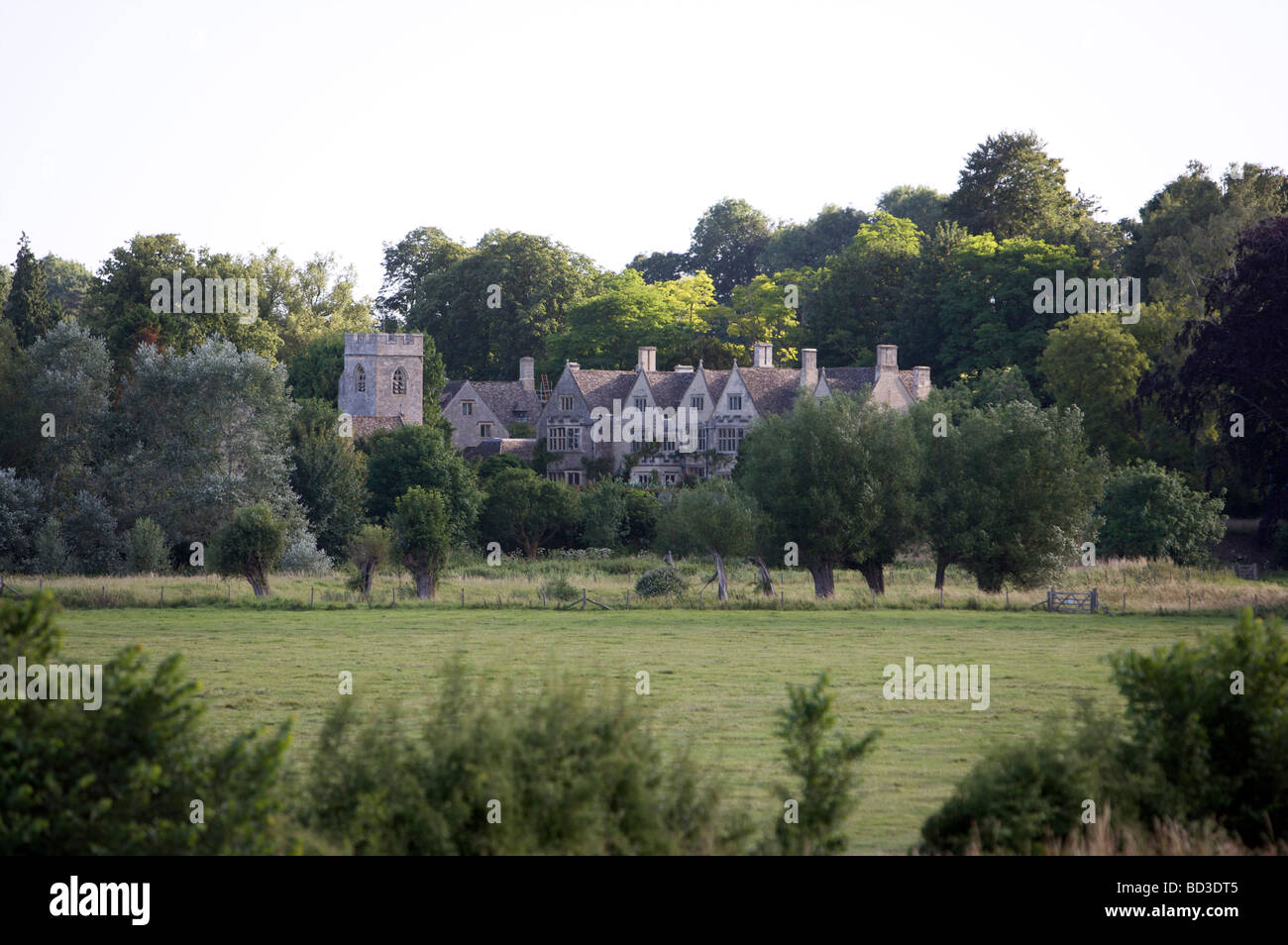 Asthall manor -Fotos und -Bildmaterial in hoher Auflösung – Alamy
