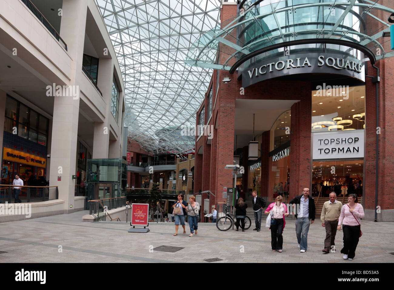 Victoria Square Shopping Centre in Belfast, Nordirland Stockfotografie ...