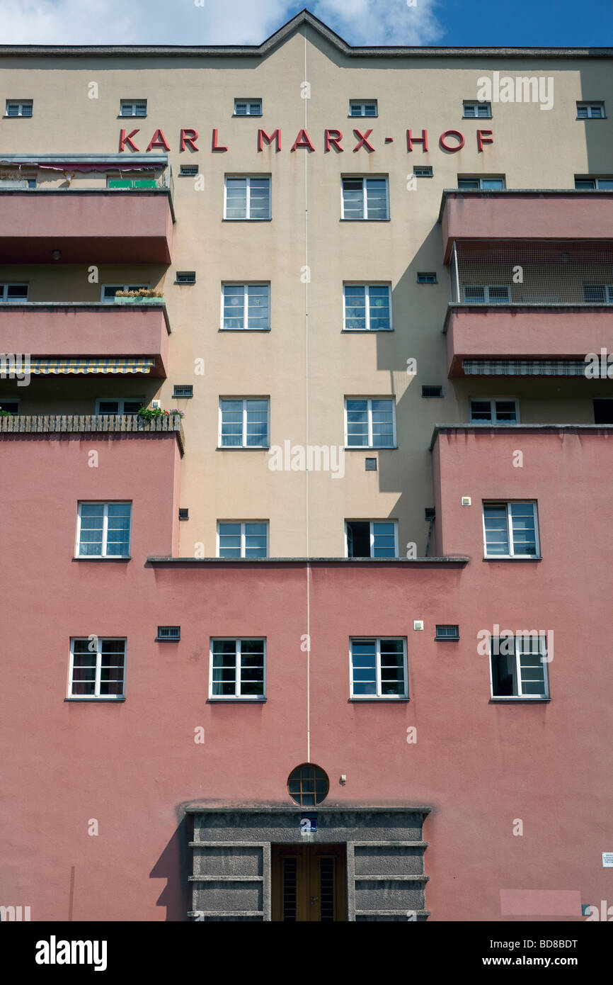 Vienna building karl marx hof austria -Fotos und -Bildmaterial in hoher ...