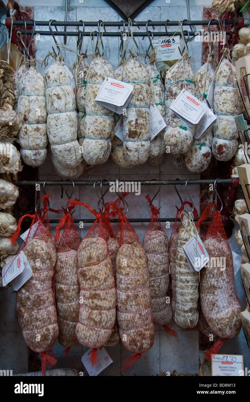 Italienische Salami Wurst bei Metzgerei in der Toskana Italien ...