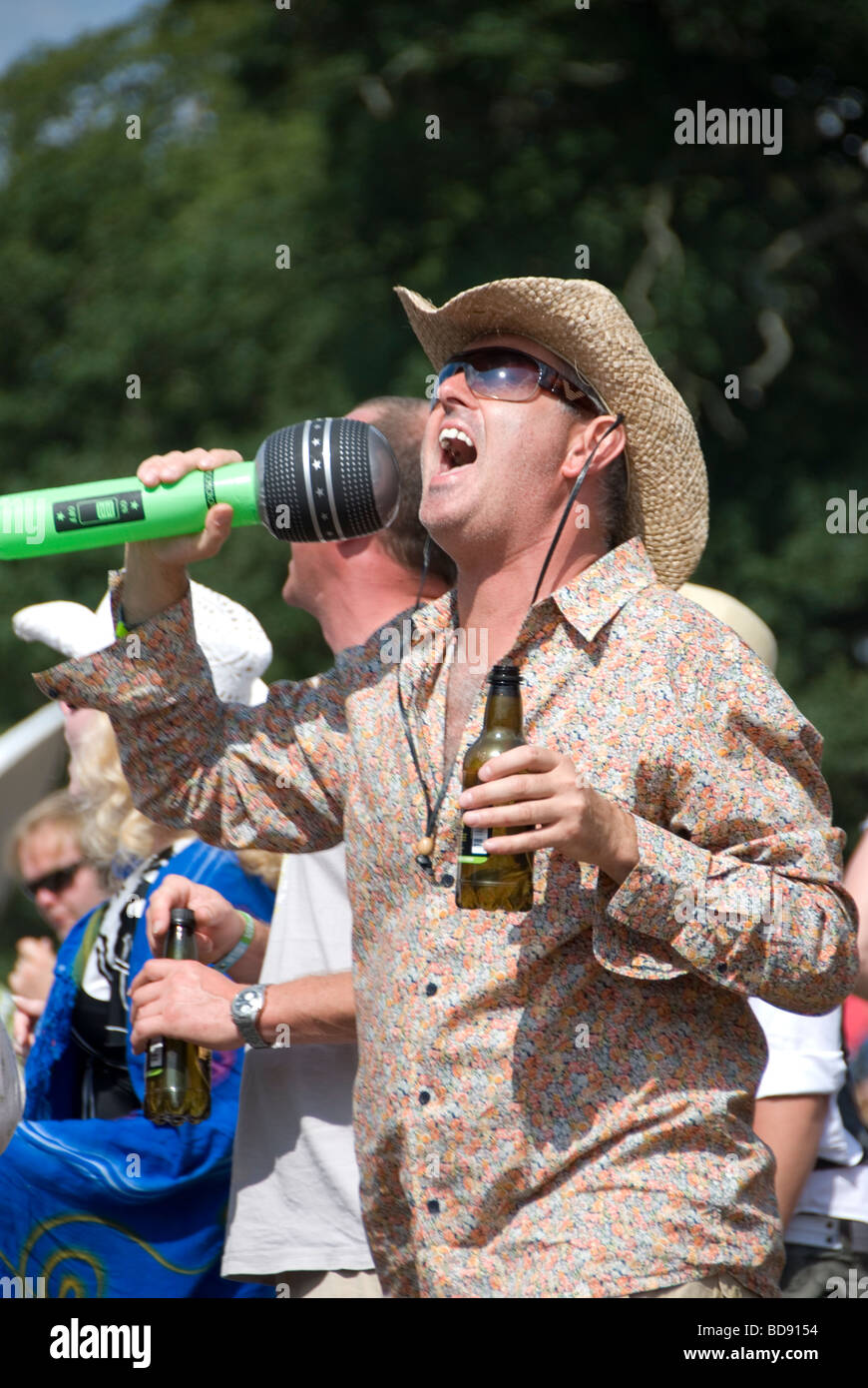 Singen und tanzen bei ihren konzerten -Fotos und -Bildmaterial in hoher ...