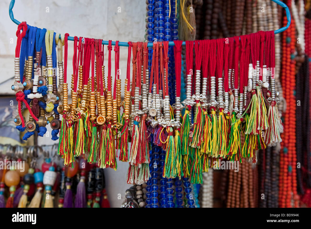 Farbige quasten -Fotos und -Bildmaterial in hoher Auflösung – Alamy