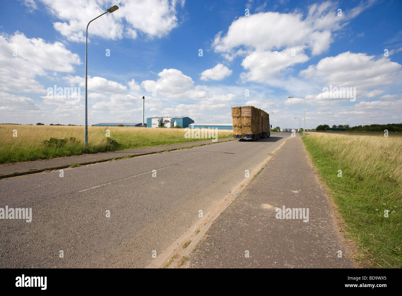 Stroh brennen -Fotos und -Bildmaterial in hoher Auflösung – Alamy