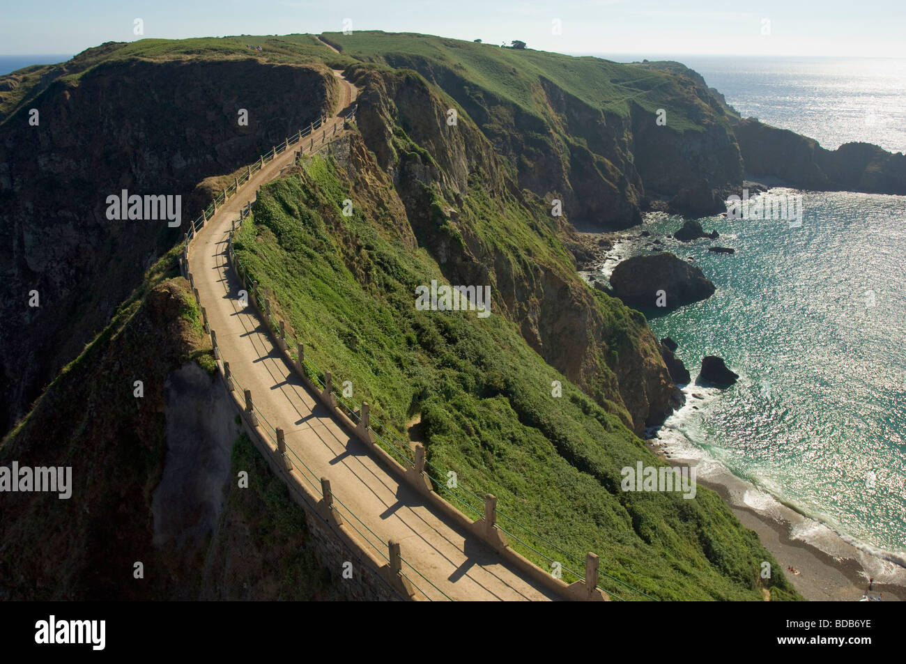 Schmalen Isthmus von La Coupée führt zu Little Sark, Insel Sark ...