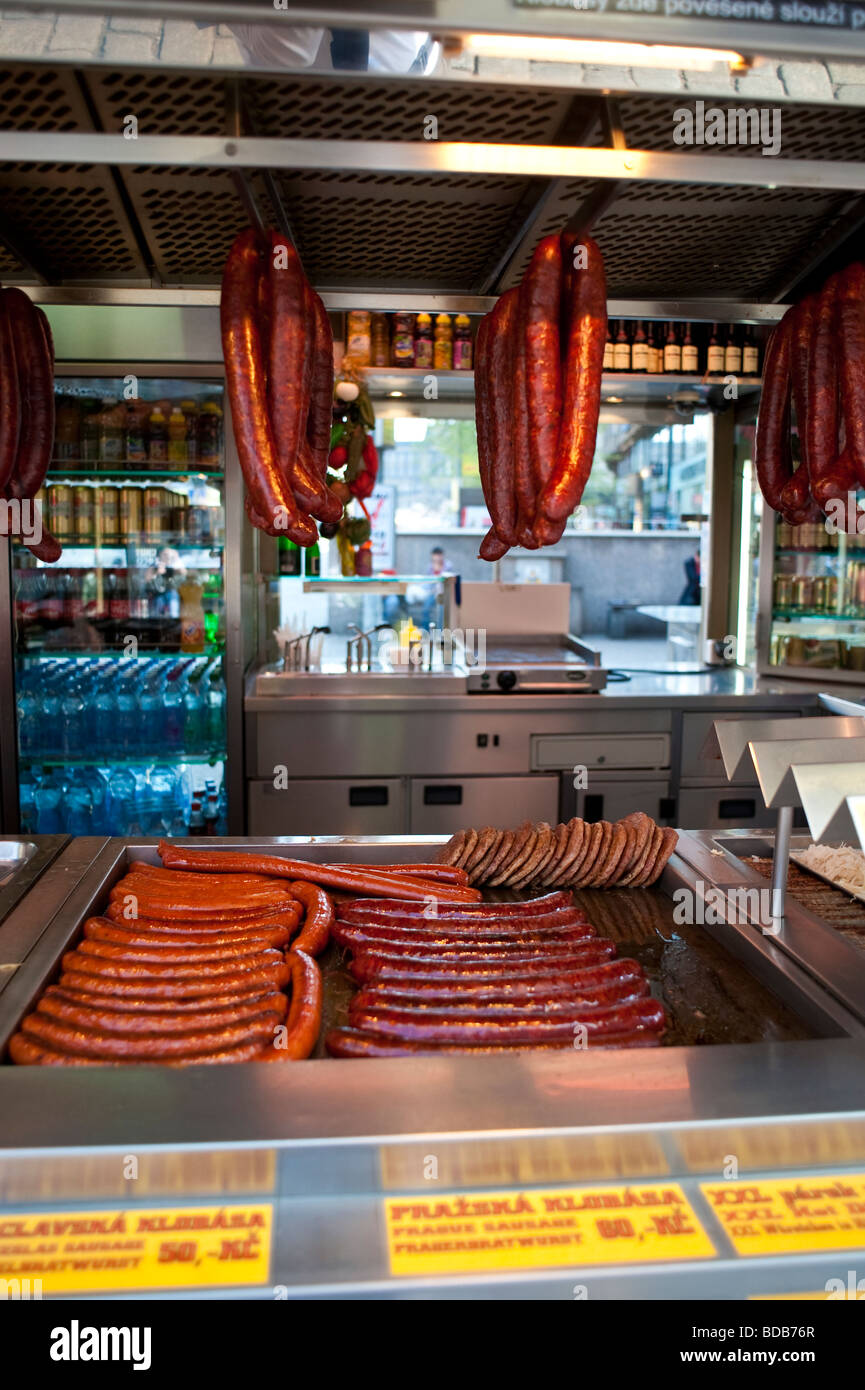 Sausage stand -Fotos und -Bildmaterial in hoher Auflösung – Alamy
