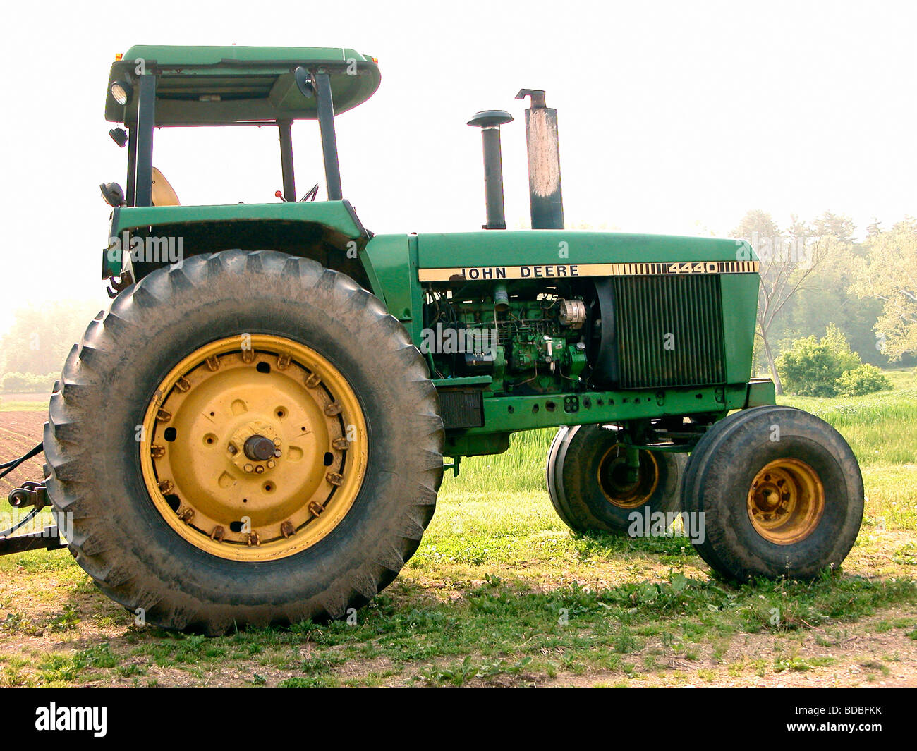 Old john deere tractor on -Fotos und -Bildmaterial in hoher Auflösung ...