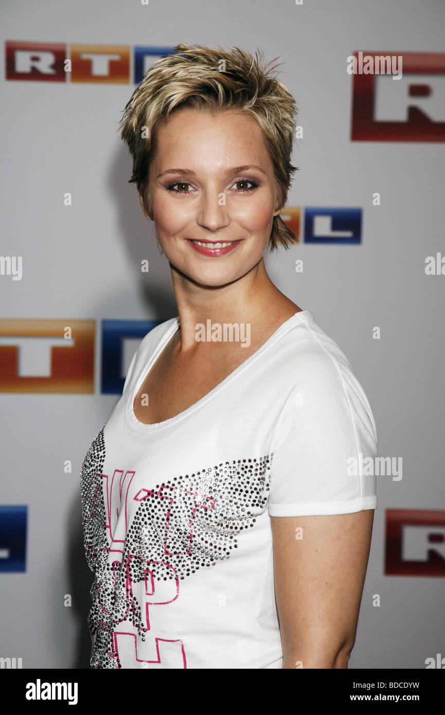 Rtl tv moderatorin -Fotos und -Bildmaterial in hoher Auflösung – Alamy