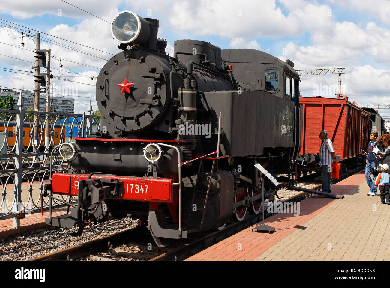 Schwarze und rote dampflokomotive -Fotos und -Bildmaterial in hoher ...