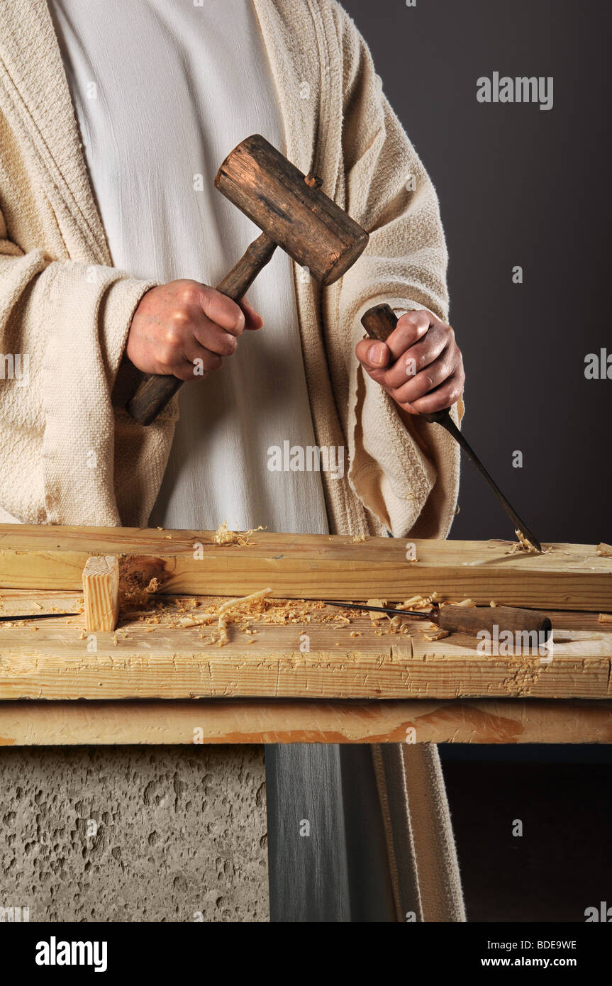 Jesus mit Hammer und Meißel arbeiten in Werkstatt Stockfotografie - Alamy