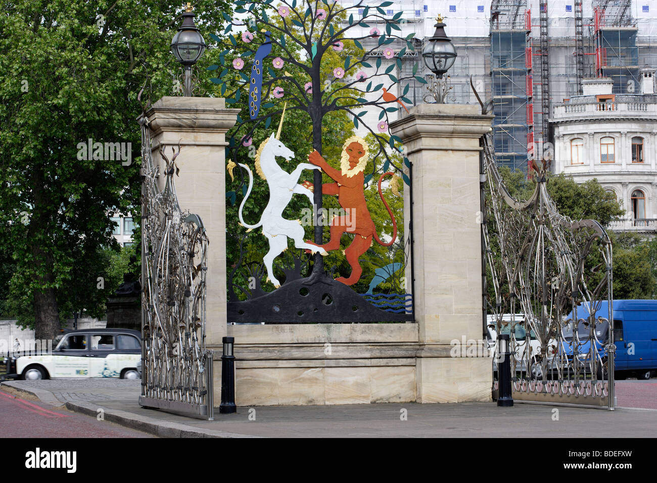 Queen elizabeth gate -Fotos und -Bildmaterial in hoher Auflösung – Alamy
