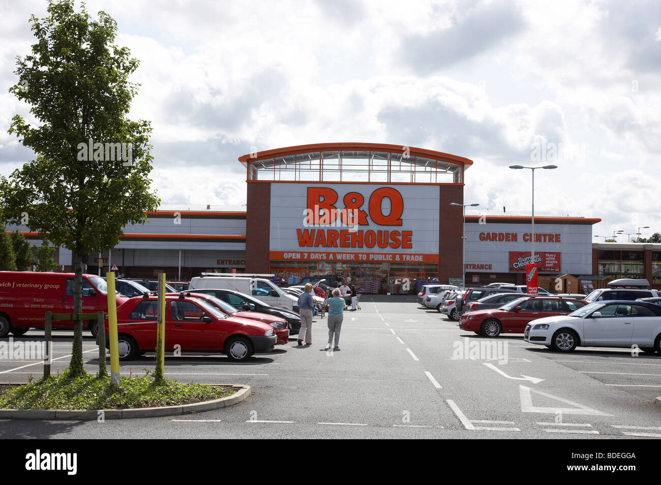 B q logo -Fotos und -Bildmaterial in hoher Auflösung – Alamy