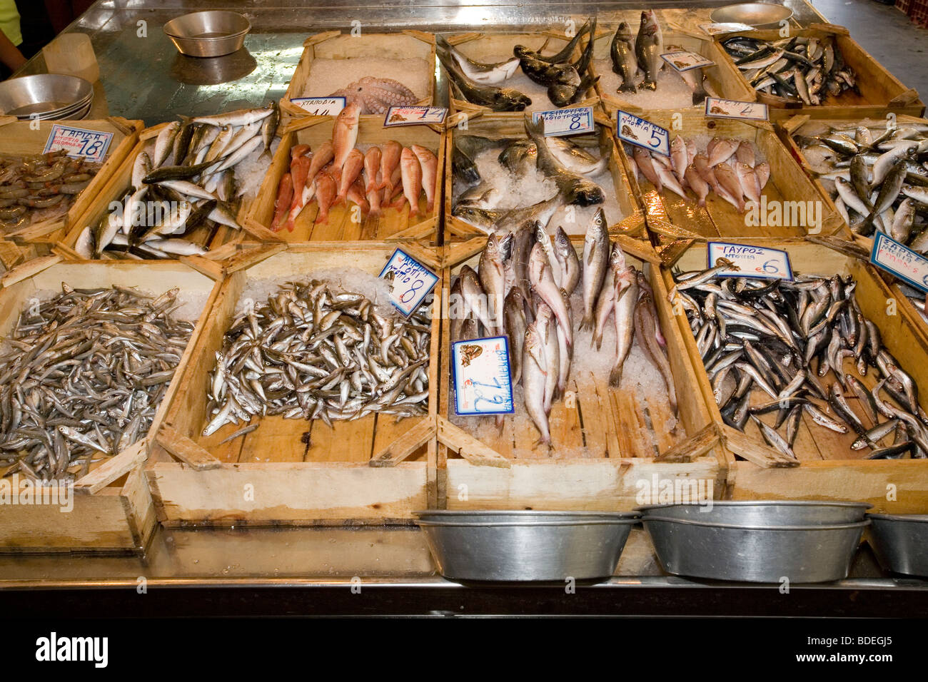 Essbare fische auf einem markt Stockfotos und -bilder Kaufen - Alamy
