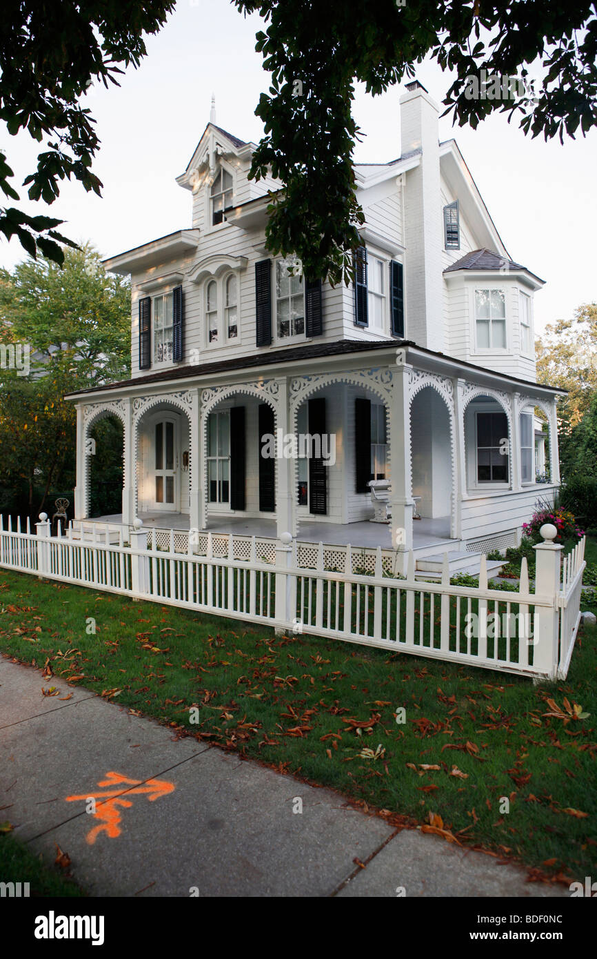 Das haus der veranda -Fotos und -Bildmaterial in hoher Auflösung – Alamy