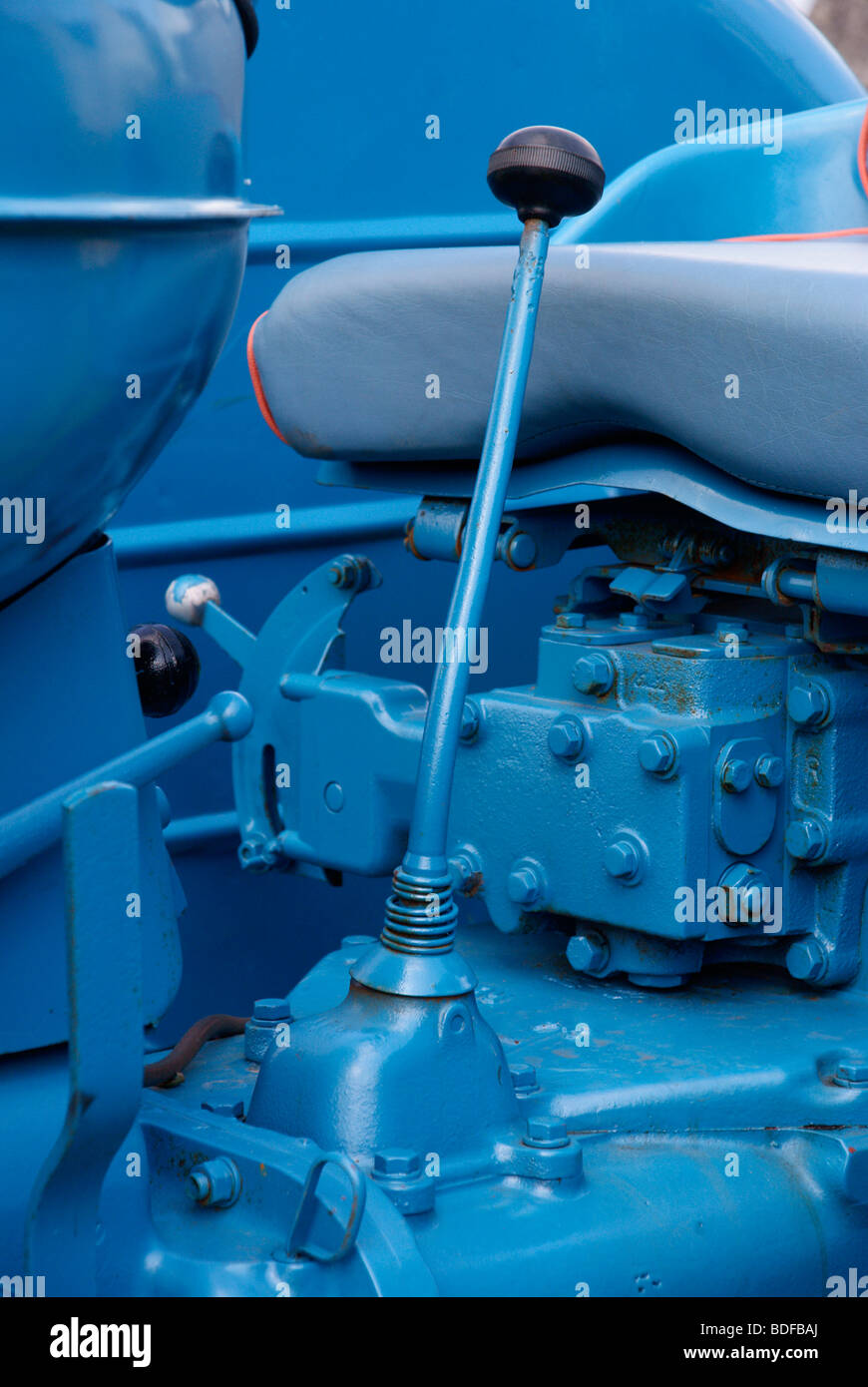 Engine power fordson major tractor -Fotos und -Bildmaterial in hoher ...