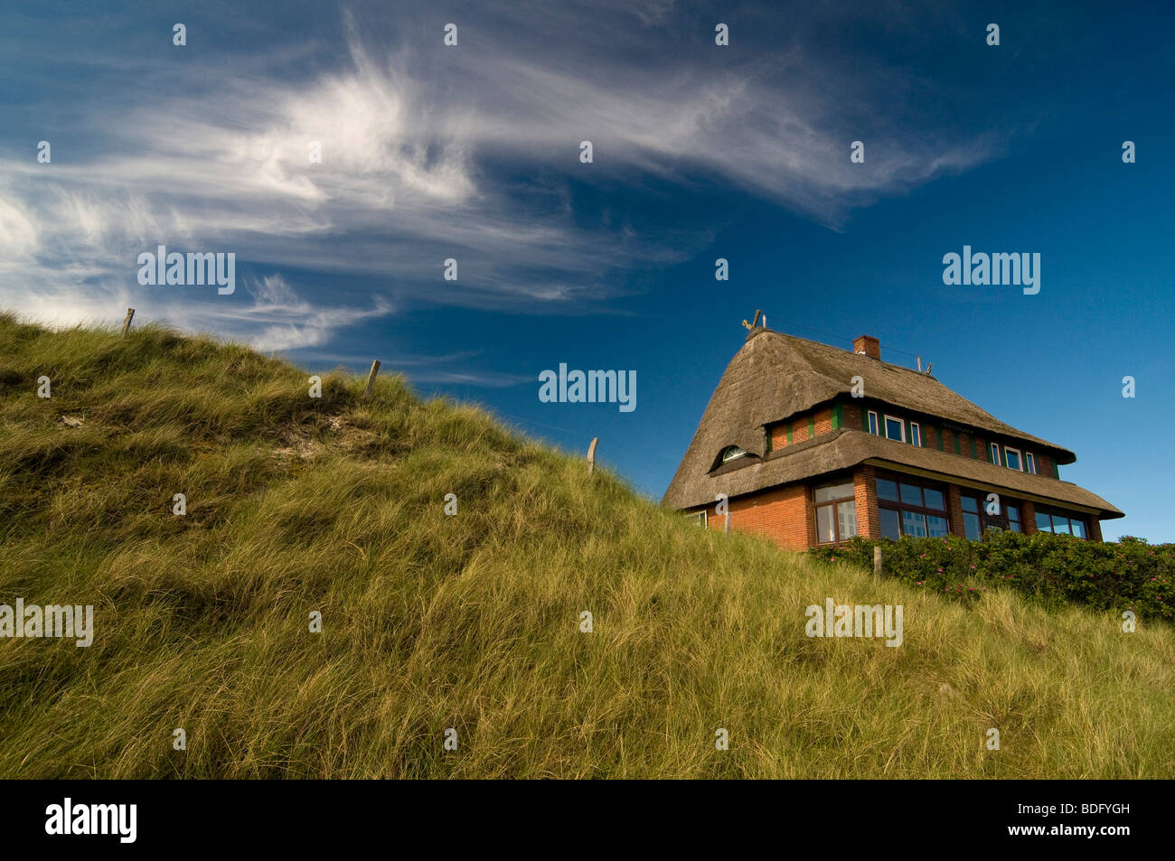 Germany grass roof house -Fotos und -Bildmaterial in hoher Auflösung ...
