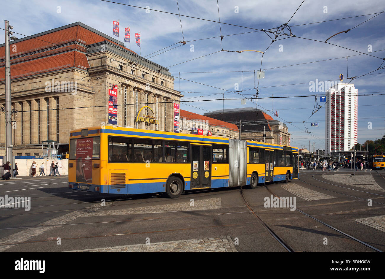 Leipziger hauptbahnhof bus -Fotos und -Bildmaterial in hoher Auflösung ...