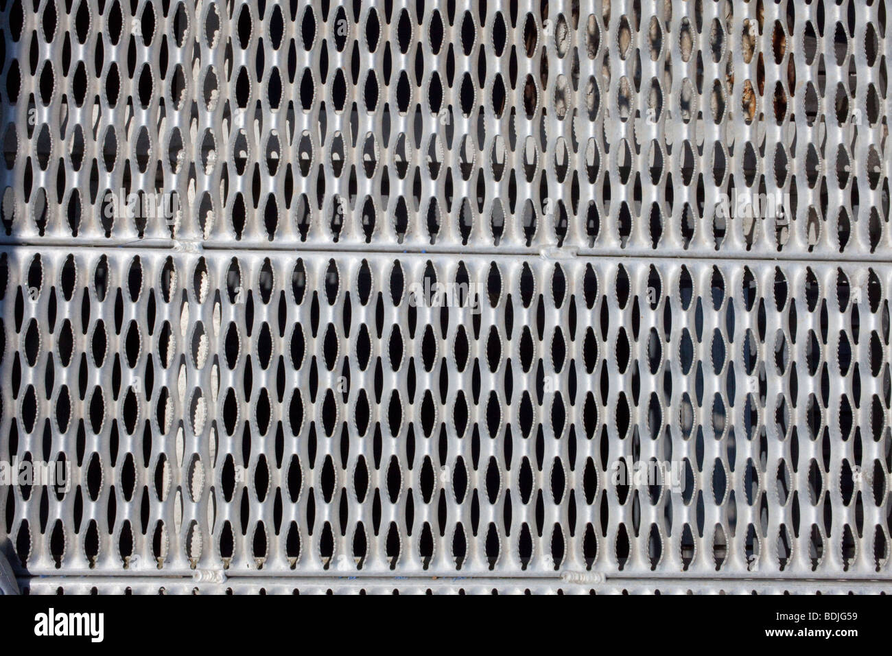 Metall gitter -Fotos und -Bildmaterial in hoher Auflösung – Alamy