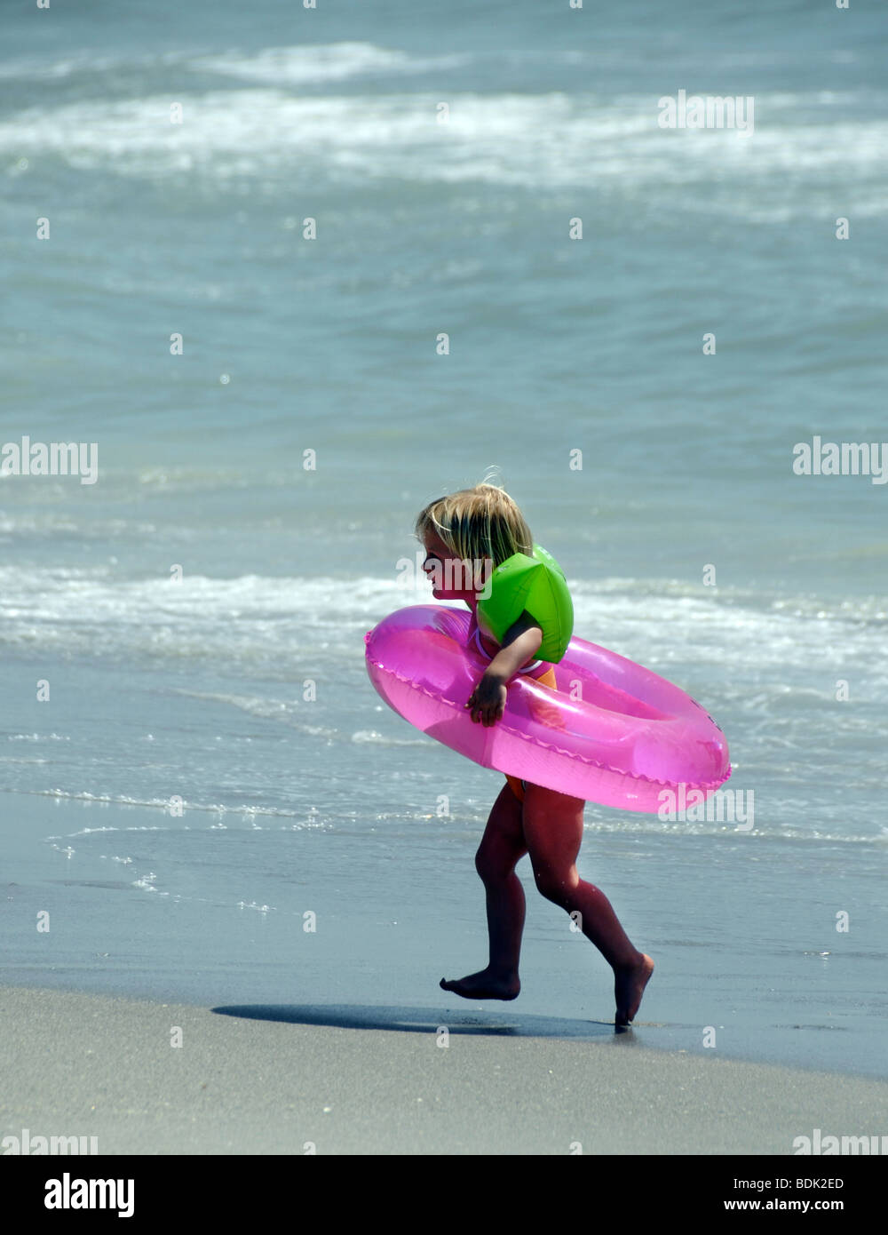 Kinder lernen surfen -Fotos und -Bildmaterial in hoher Auflösung – Alamy
