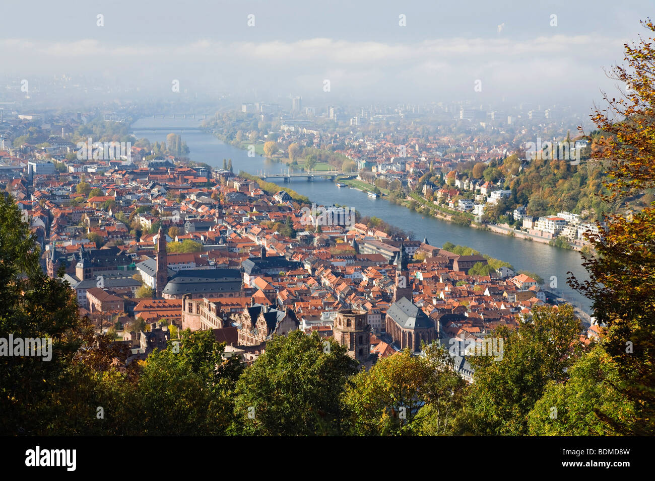 Altstadt von Heidelberg am Neckar River von oben, Baden-Württemberg ...