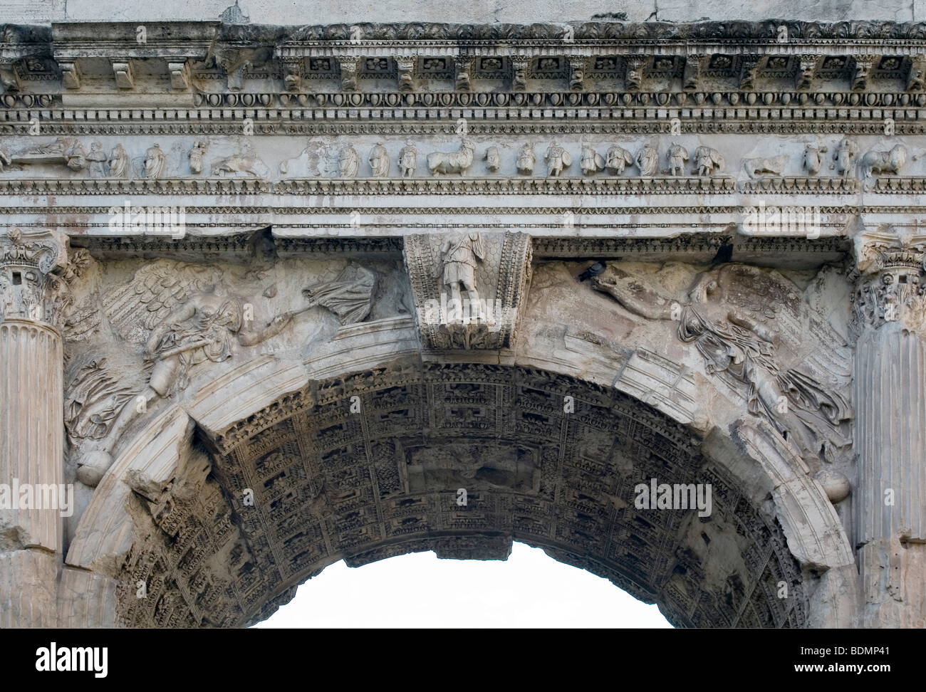 Forum romanum titusbogen -Fotos und -Bildmaterial in hoher Auflösung ...