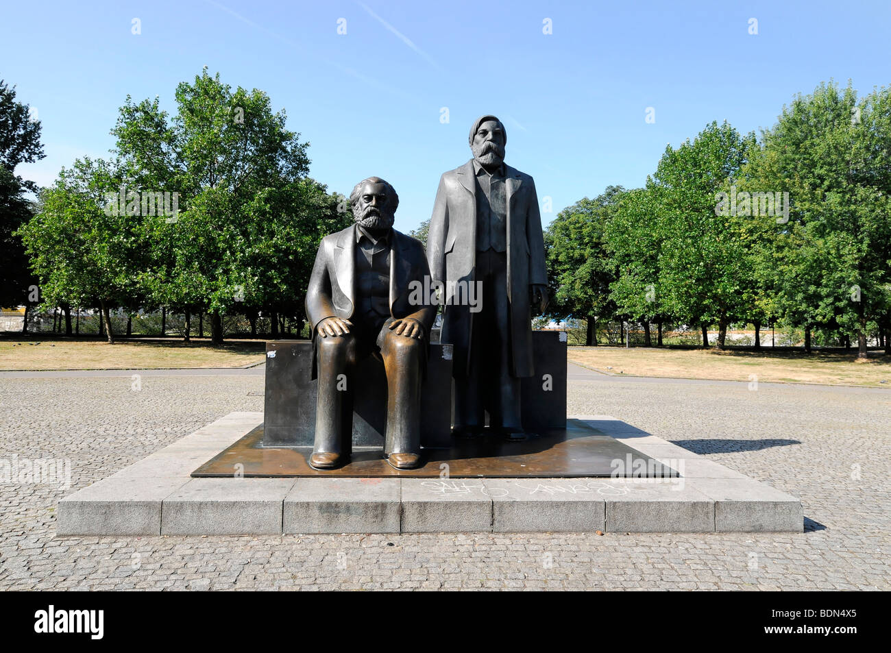 Karl Marx und Friedrich Engels Denkmal, Hauptstadt Berlin, Deutschland ...