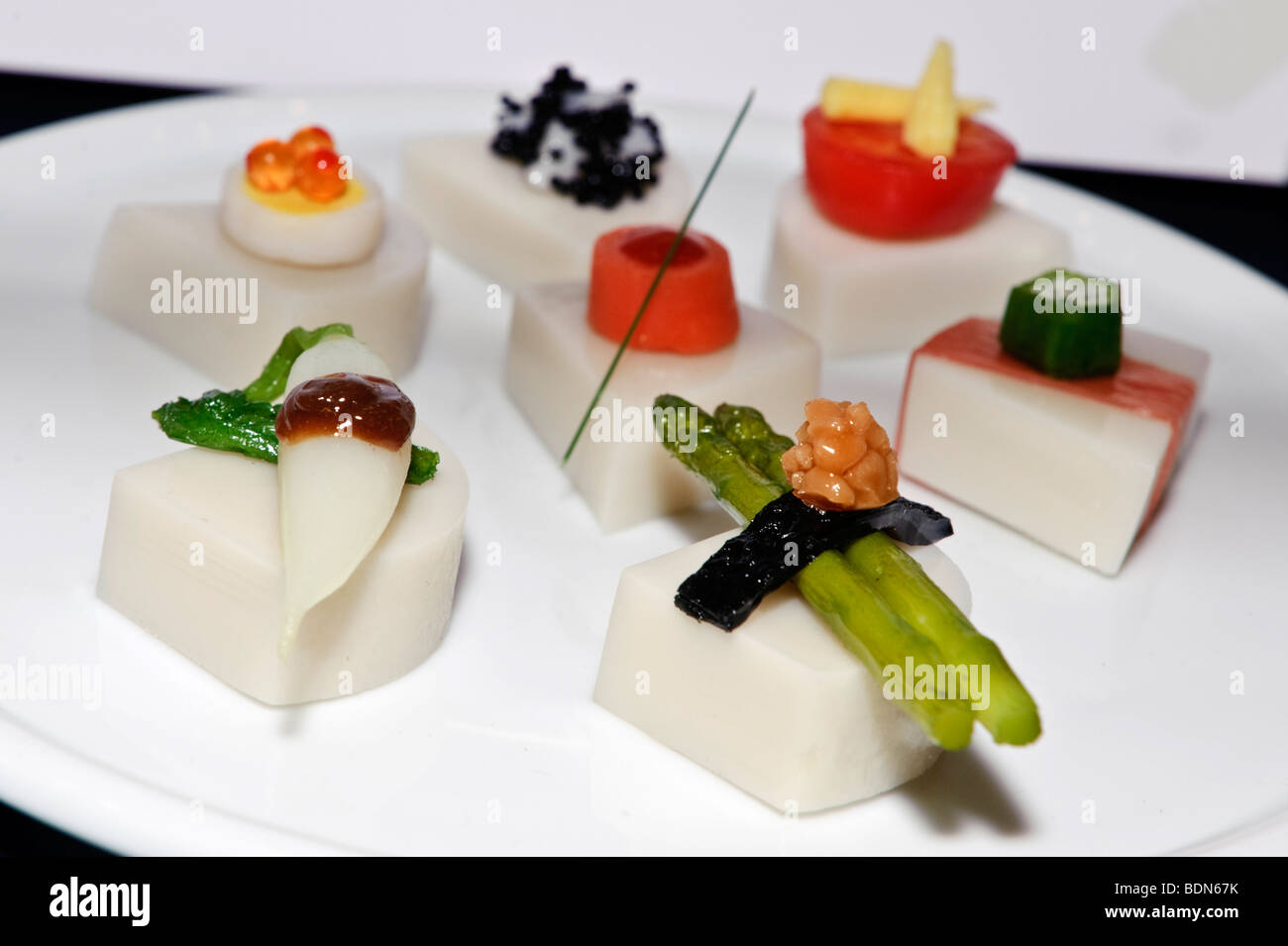 Ein Modell von Kamaboko Canape im Musée Kamaboko Suzuhiro Kamaboko ...
