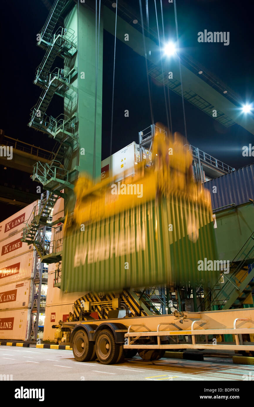 Gantry crane -Fotos und -Bildmaterial in hoher Auflösung – Alamy