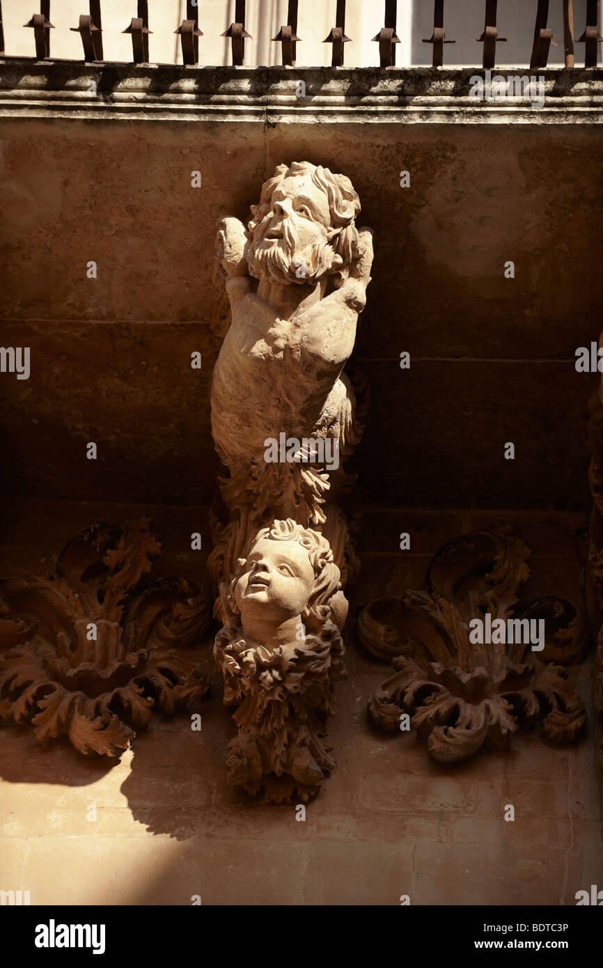 Wahrzeichen barocke skulpturierte balkenhalterungen -Fotos und ...