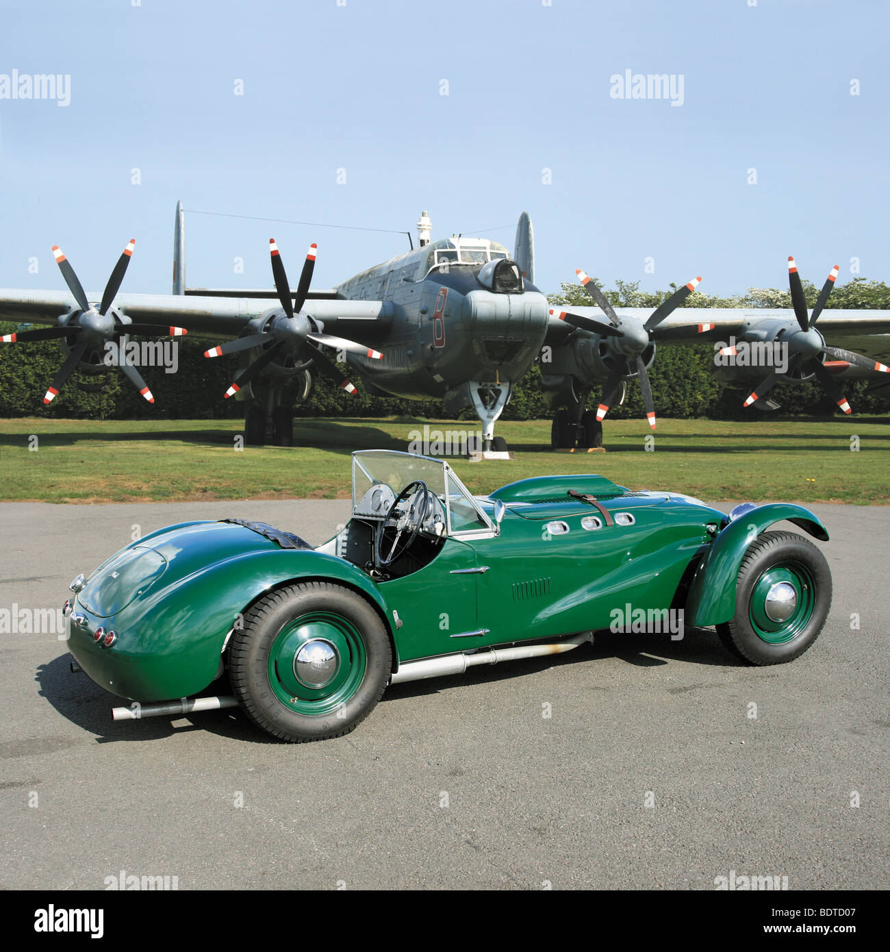 Cadillac allard -Fotos und -Bildmaterial in hoher Auflösung – Alamy