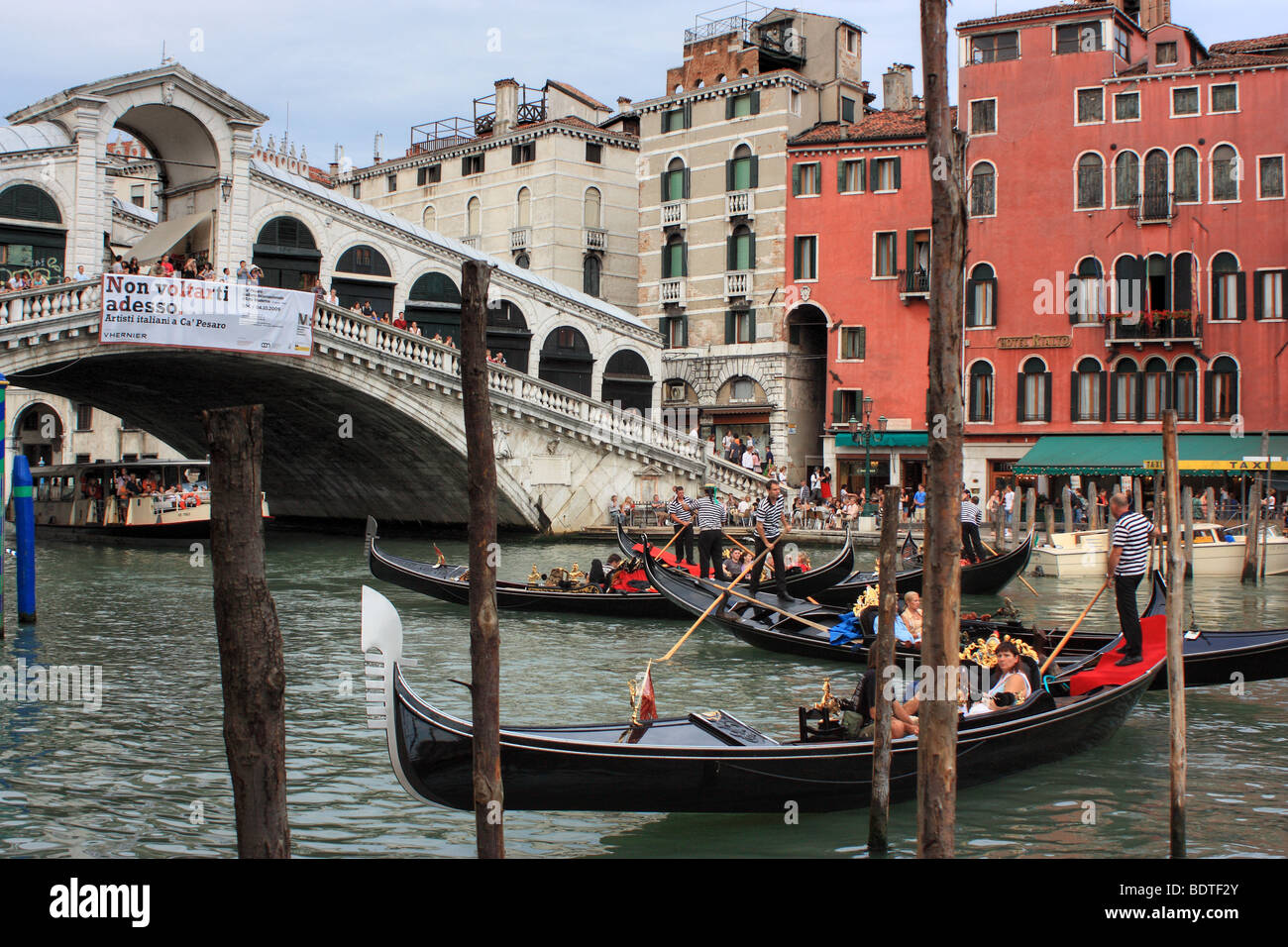 Gondeln gondoliere gondoliere gondoliere venedig -Fotos und ...