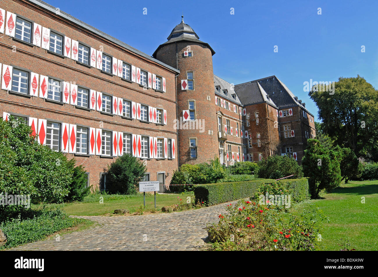 Schloss bedburg bergheim -Fotos und -Bildmaterial in hoher Auflösung ...