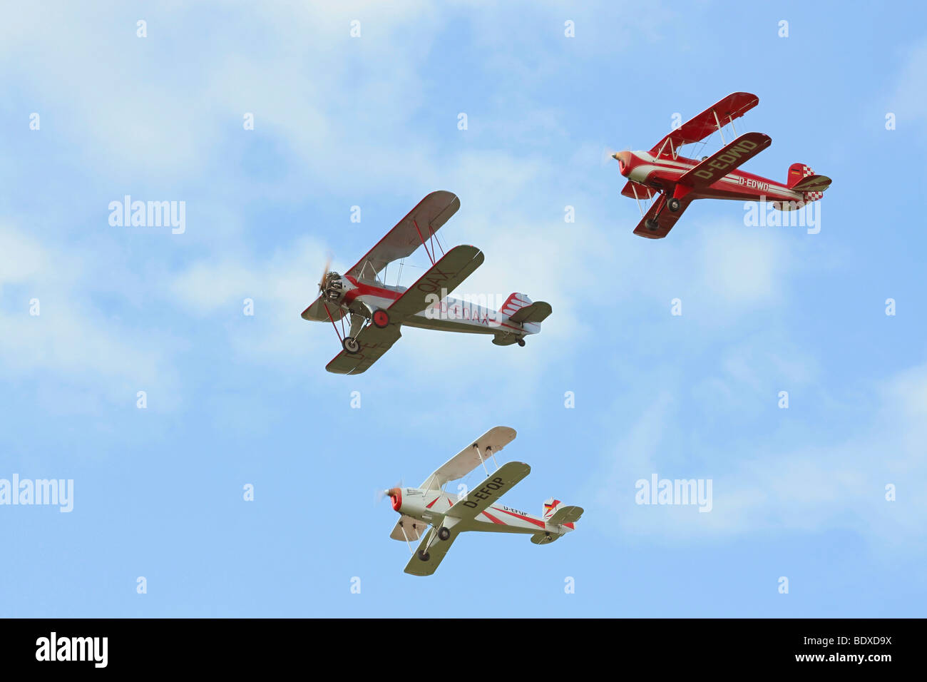 Three aircraft in formation -Fotos und -Bildmaterial in hoher Auflösung ...