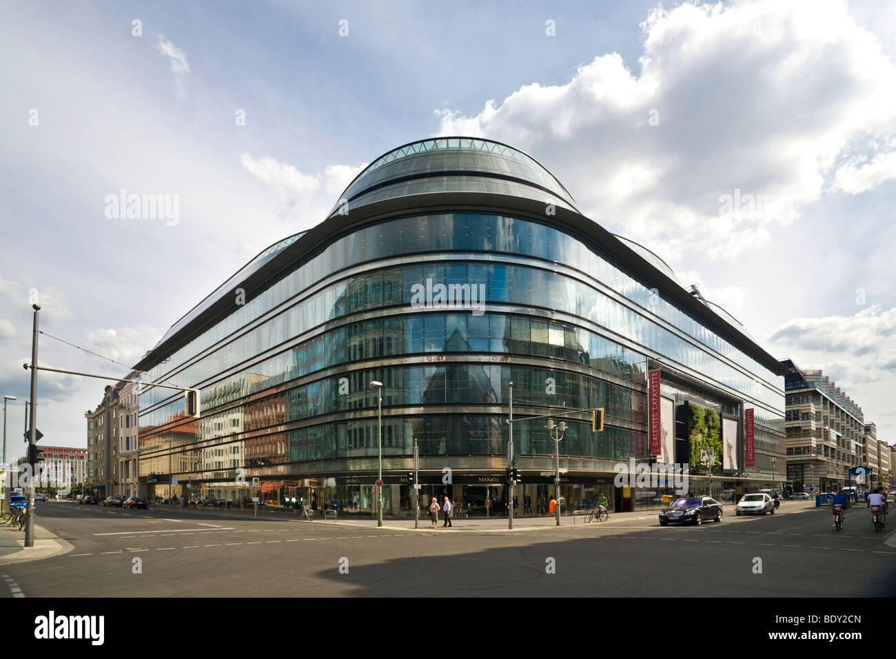 Galeries lafayette berlin -Fotos und -Bildmaterial in hoher Auflösung ...