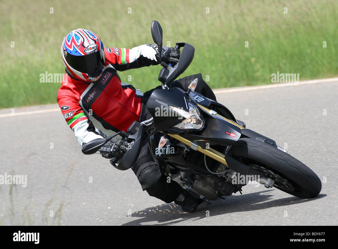 Motorrad kurven -Fotos und -Bildmaterial in hoher Auflösung – Alamy