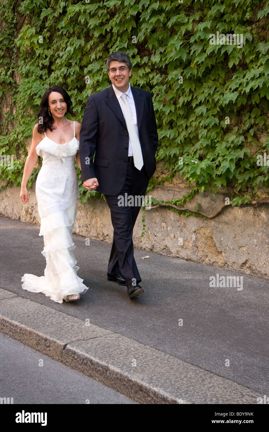 Engagierte und engagierte ehepartner -Fotos und -Bildmaterial in hoher ...