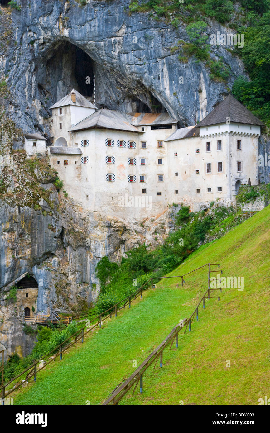 Burg Predjama, Predjamski Grad, in der Nähe von Postojna, Inner Krain ...