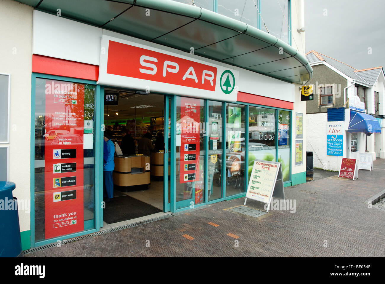 Spar shop -Fotos und -Bildmaterial in hoher Auflösung – Alamy