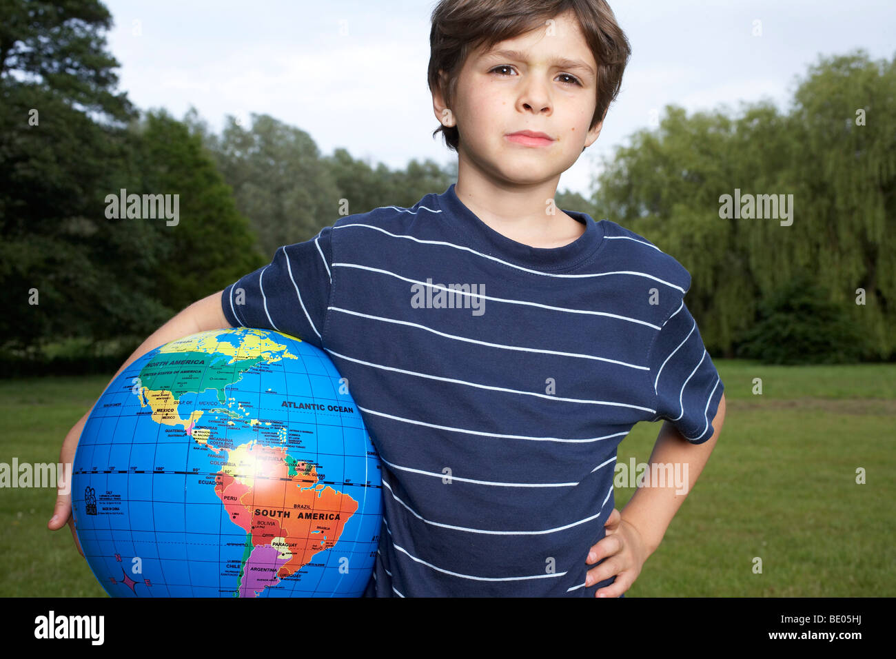 Kinder im Garten Stockfotografie - Alamy