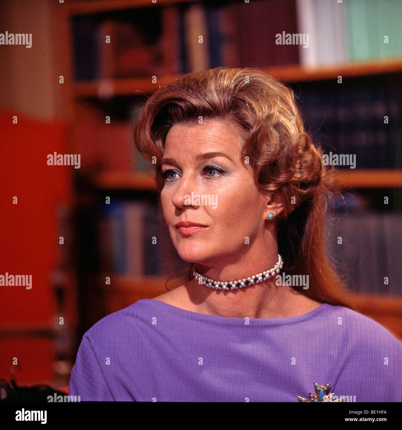 Lois Maxwell JAMES BOND 007 MAGAZINE | Lois Maxwell Interview