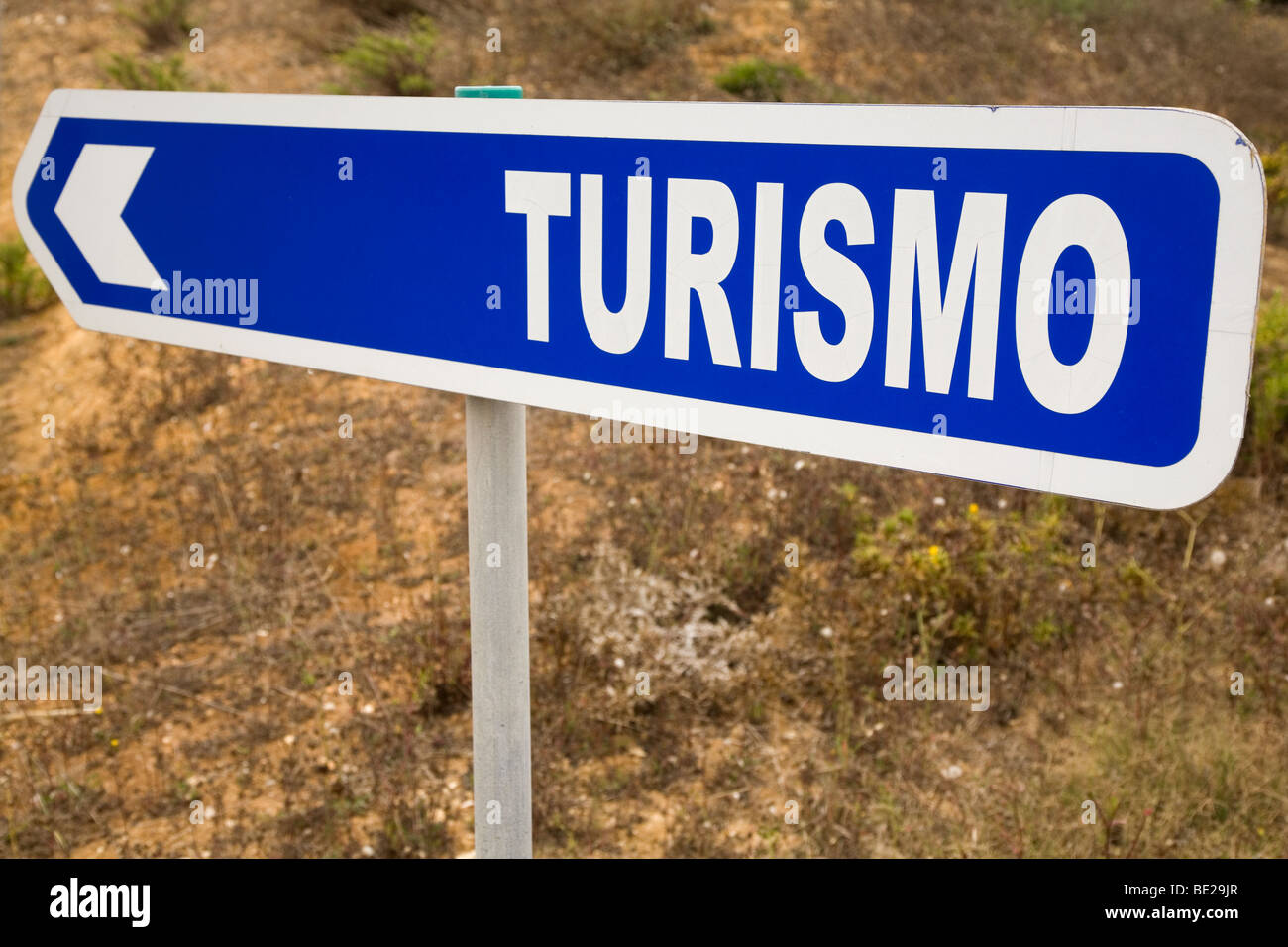Eine blaue Punkte und Staaten "Turismo" am Cabo da Roca in Portugal ...