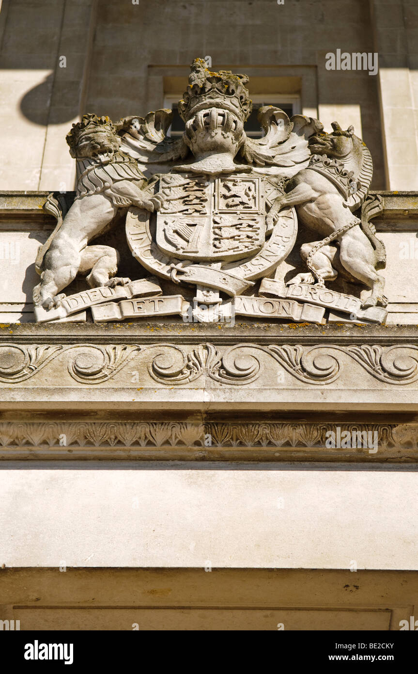 Royal family crest -Fotos und -Bildmaterial in hoher Auflösung – Alamy