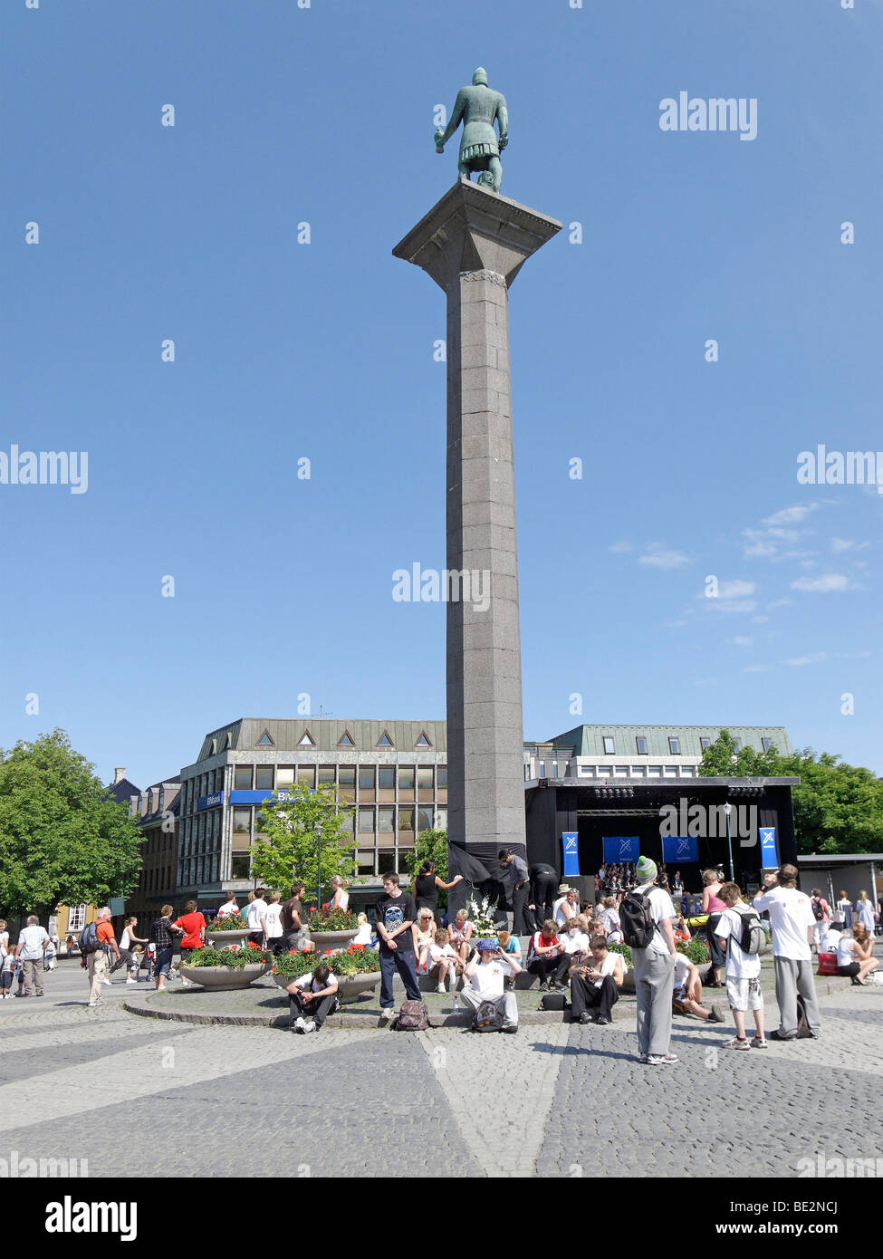 Wichtigsten quadratische Torget mit dem Denkmal für den Gründer der ...