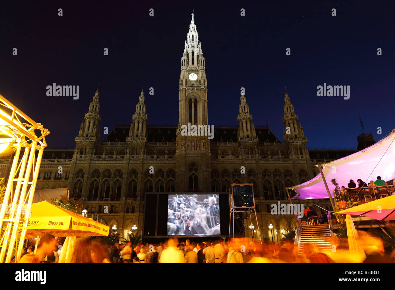 Oesterreich rathausplatz -Fotos und -Bildmaterial in hoher Auflösung ...