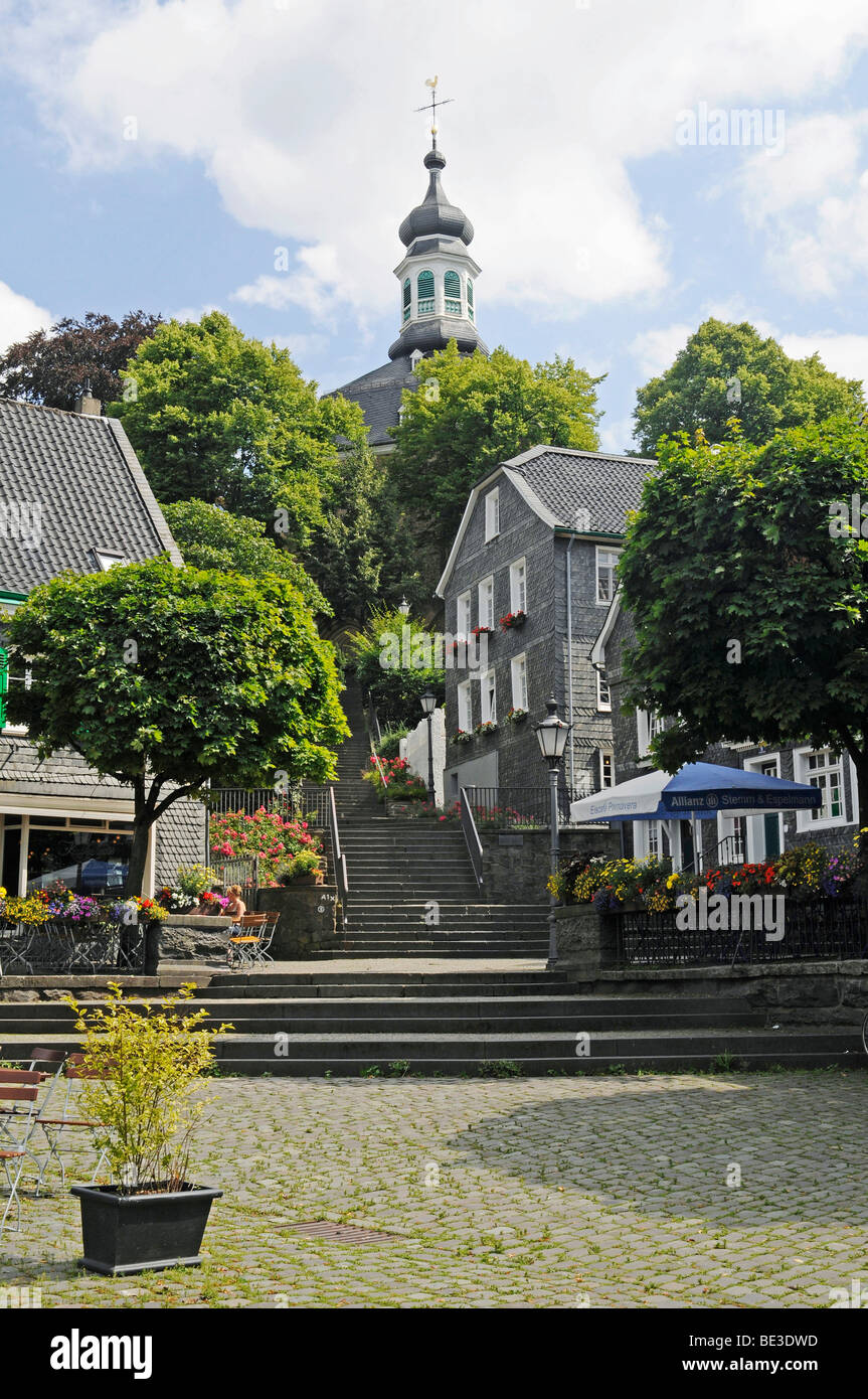 Marktplatz, Kirche, Häuser, Schiefer Verkleidung, Altstadt, Graefrath ...