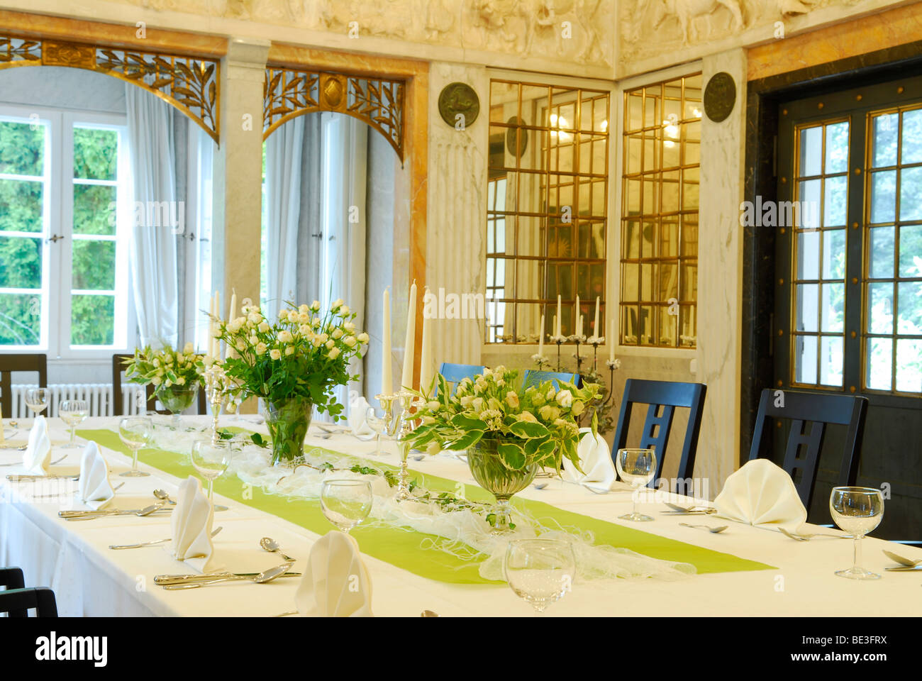 Festliche tafel -Fotos und -Bildmaterial in hoher Auflösung – Alamy