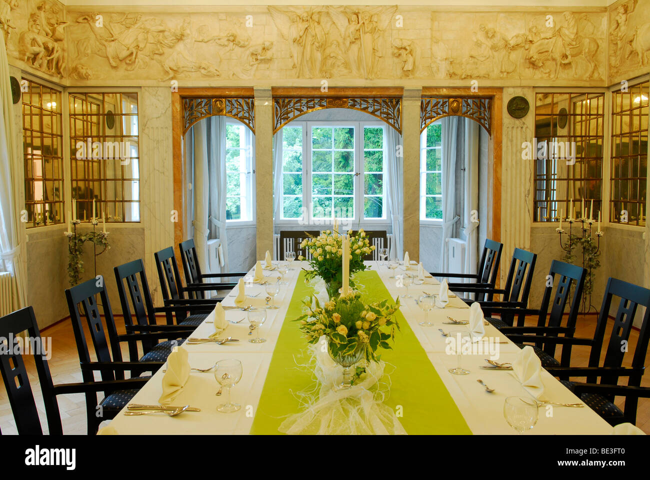 Festliche tafel -Fotos und -Bildmaterial in hoher Auflösung – Alamy