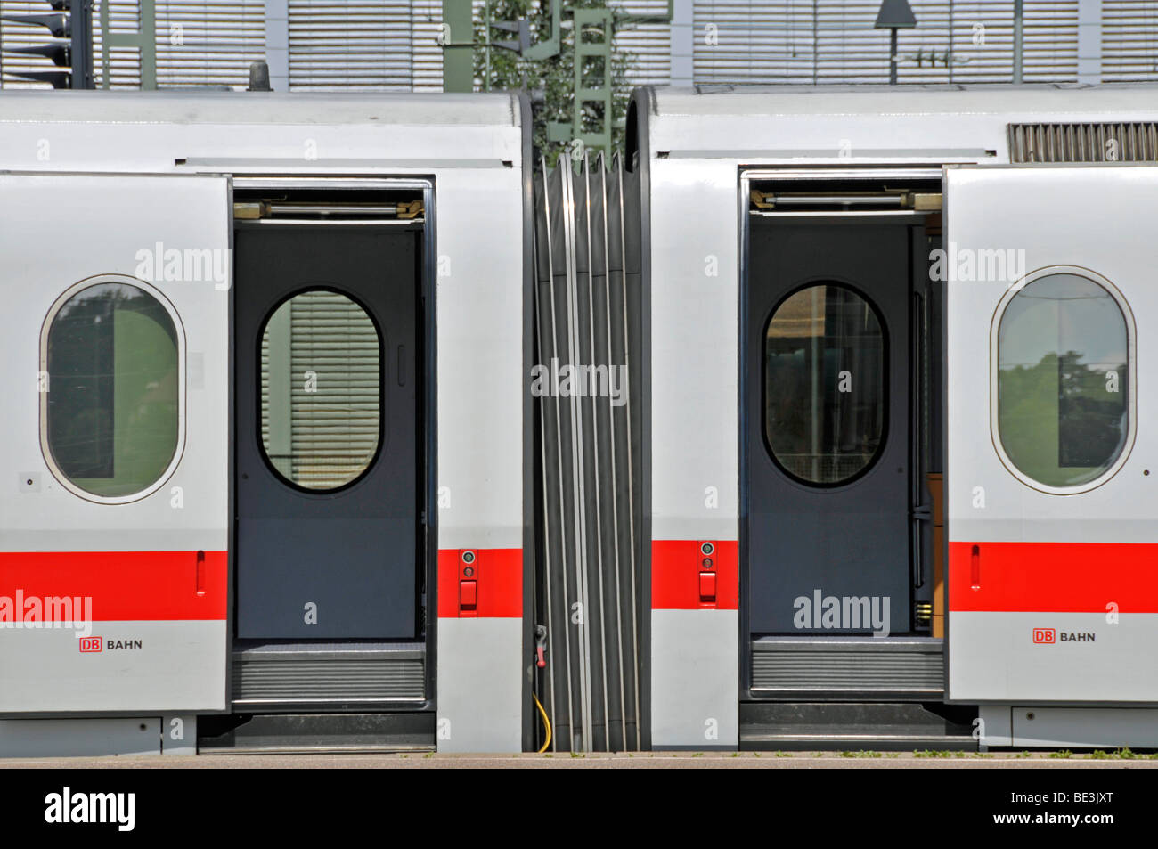 Ice in stuttgart main station -Fotos und -Bildmaterial in hoher Auflösung – Alamy
